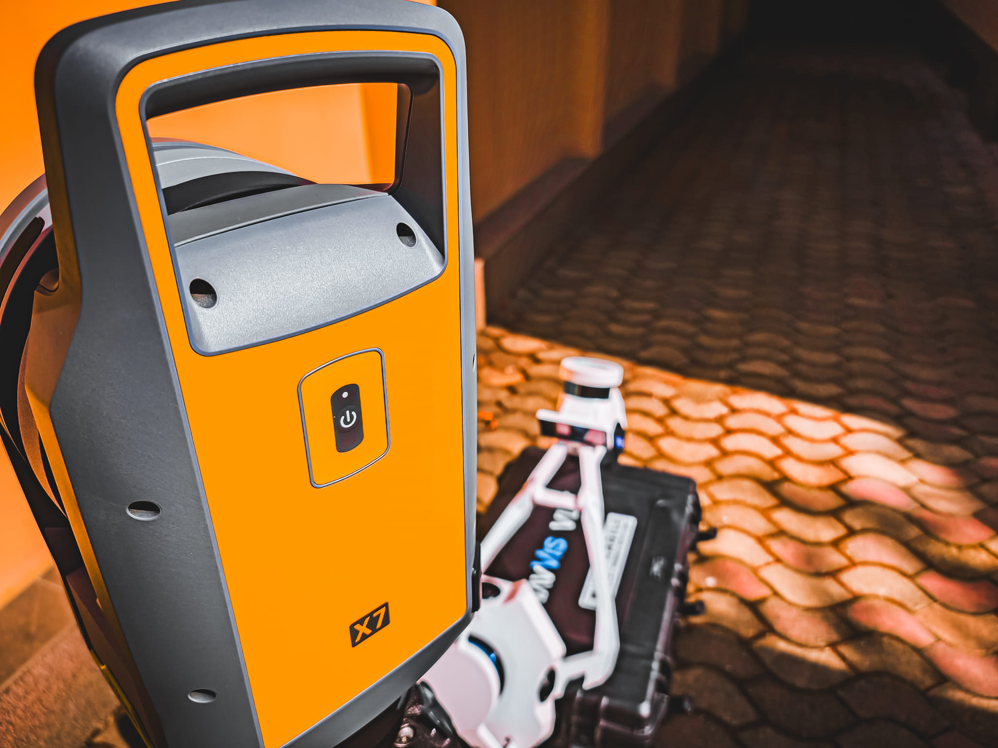 Trimble X7 3D Laser Scanner - Precision Metal Detector